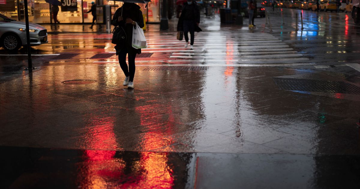 Gale-force winds, rain and snow lash much of northeastern US | The ...