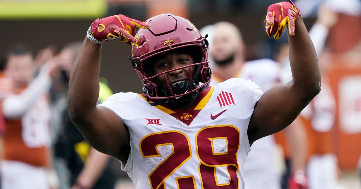 Hall’s late TD lifts No. 15 Iowa State over No. 20 Texas | The Seattle ...