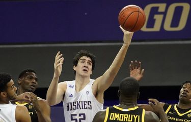 7-foot-4 center Riley Sorn has made a difference for the UW men’s ...