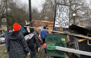 Protesters barricade Cal Anderson Park in Seattle to stop homeless ...