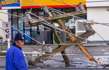 Thousands without power in the Seattle area after Wednesday’s wild ...