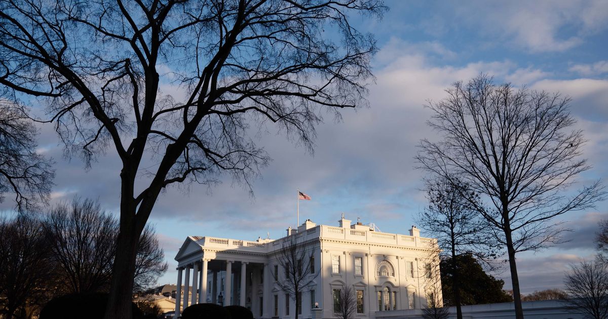 In Biden’s White House, masks, closed doors and empty halls | The ...
