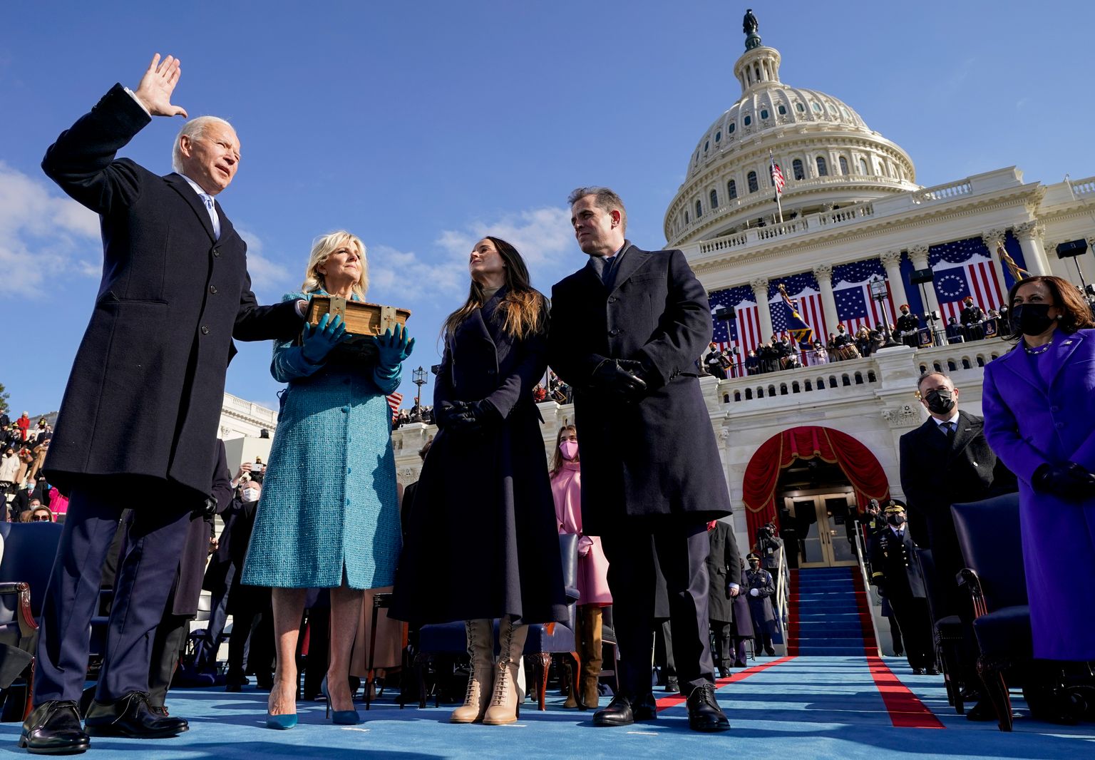 Photos: President Joe Biden, Vice President Kamala Harris sworn in on ...