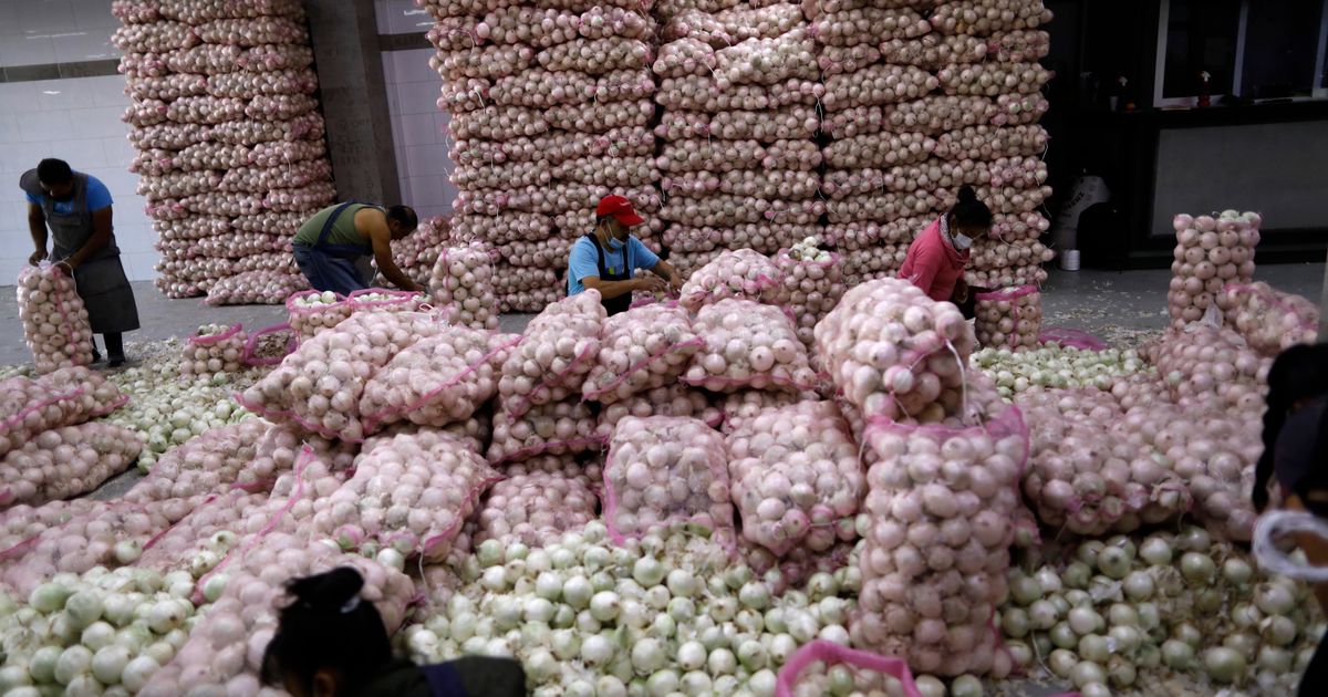 Report: Mexican economy shrinks 8.5% in 2020 | The Seattle Times