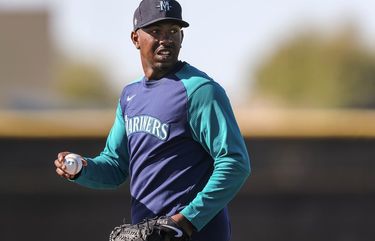 Mariners pitcher Justin Dunn’s offseason was full of clichés, but that ...