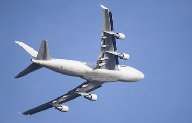 Boeing 747 engine catches fire, drops parts over the Netherlands ...