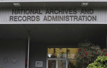 Stop sale of Seattle’s National Archives treasure trove, members of ...