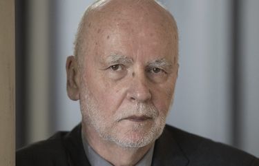 Acclaimed Polish poet Adam Zagajewski dies at age 75 | The Seattle Times