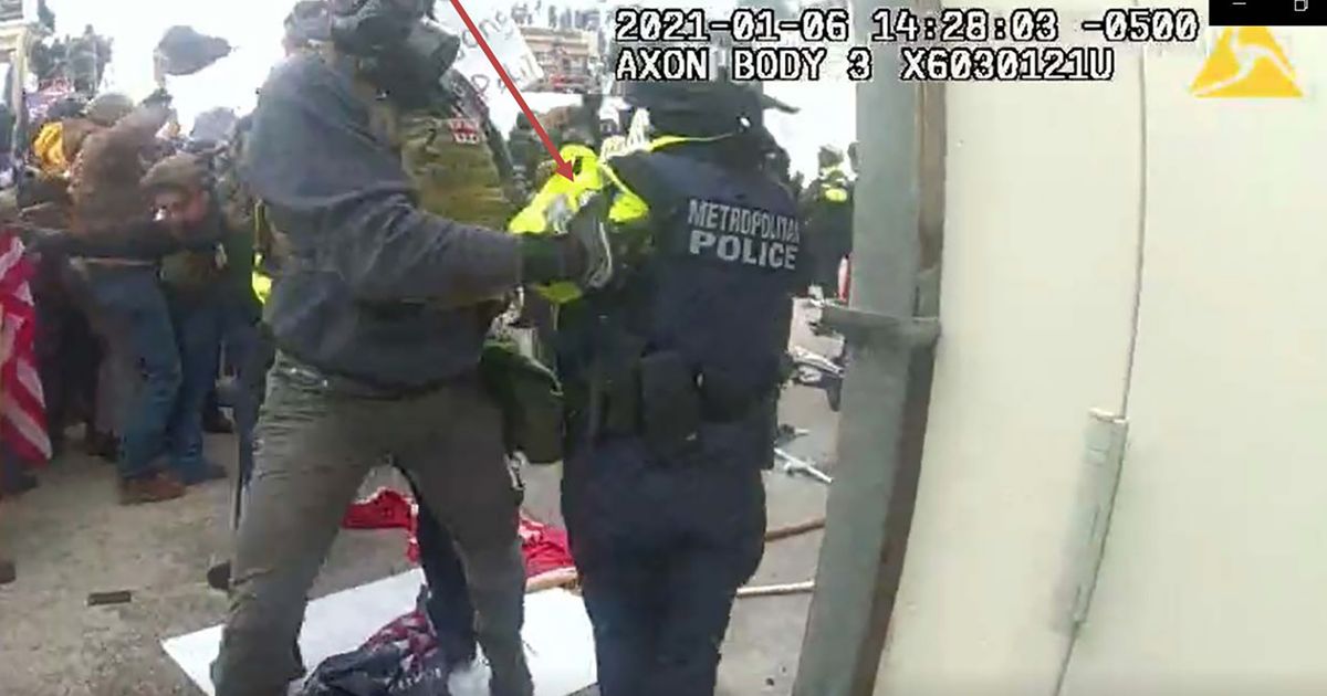 Former Green Beret charged in riot threw a flagpole at an officer like ...