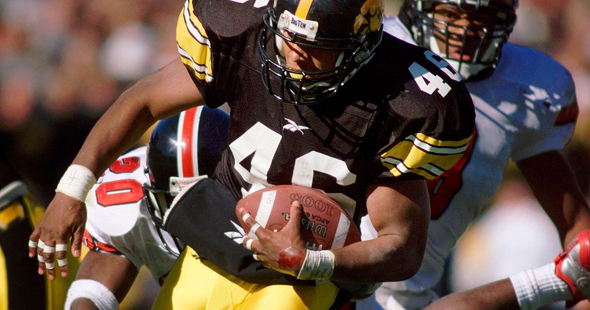 Betts returning to Iowa as assistant; Barnett new line coach | The ...