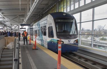 Three North Seattle light-rail stations to open Oct. 2 | The Seattle Times