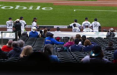 The 1st-place Mariners are back in town, but tickets are (mostly) sold ...