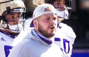 Through football, UW Huskies defensive line coach Rip Rowan carries ...