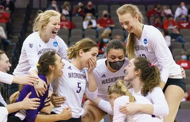 Comeback Dawgs! Husky volleyball team pulls off another remarkable ...