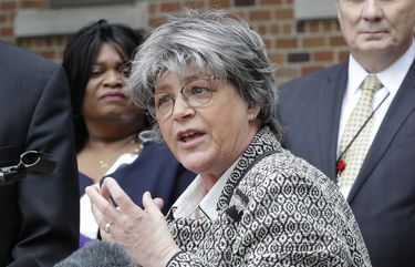 Inslee shuffles agency heads, names DSHS Secretary Cheryl Strange as ...