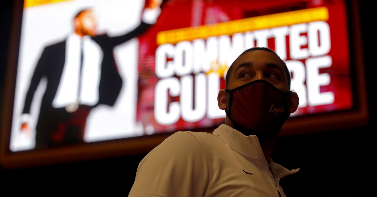 With big act to follow, Valentine takes over at Loyola | The Seattle Times