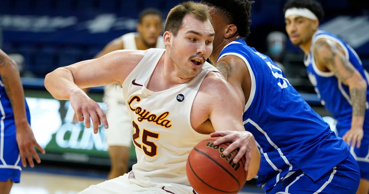 Loyola Chicago’s Krutwig says he is turning pro | The Seattle Times