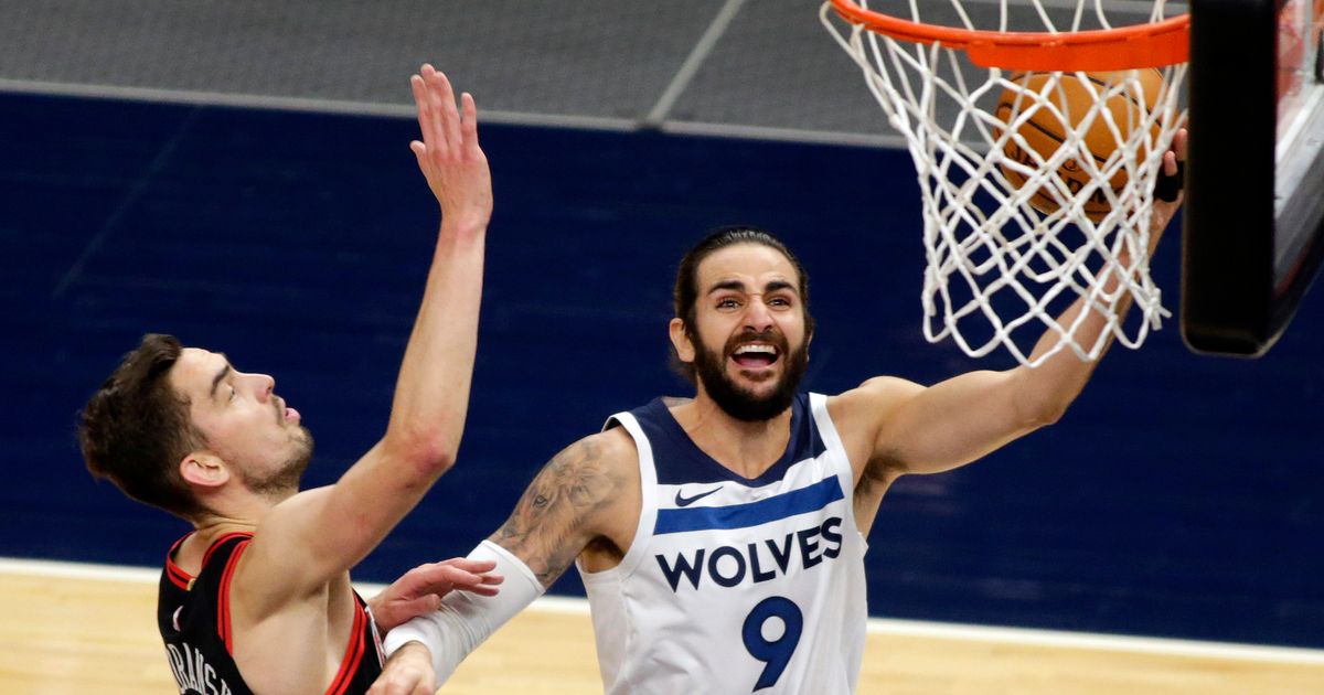 Towns, Russell push Wolves to 121-117 win against Bulls | The Seattle Times