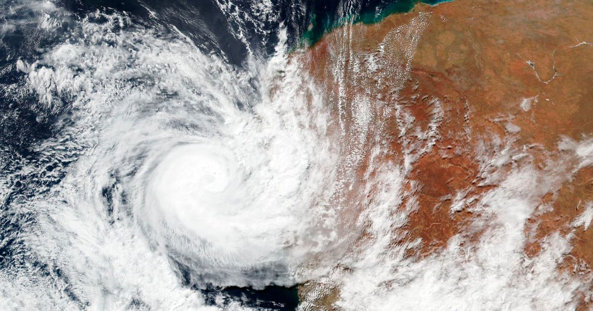 Cyclone damages Australian towns and cuts power to 31,500 | The Seattle ...