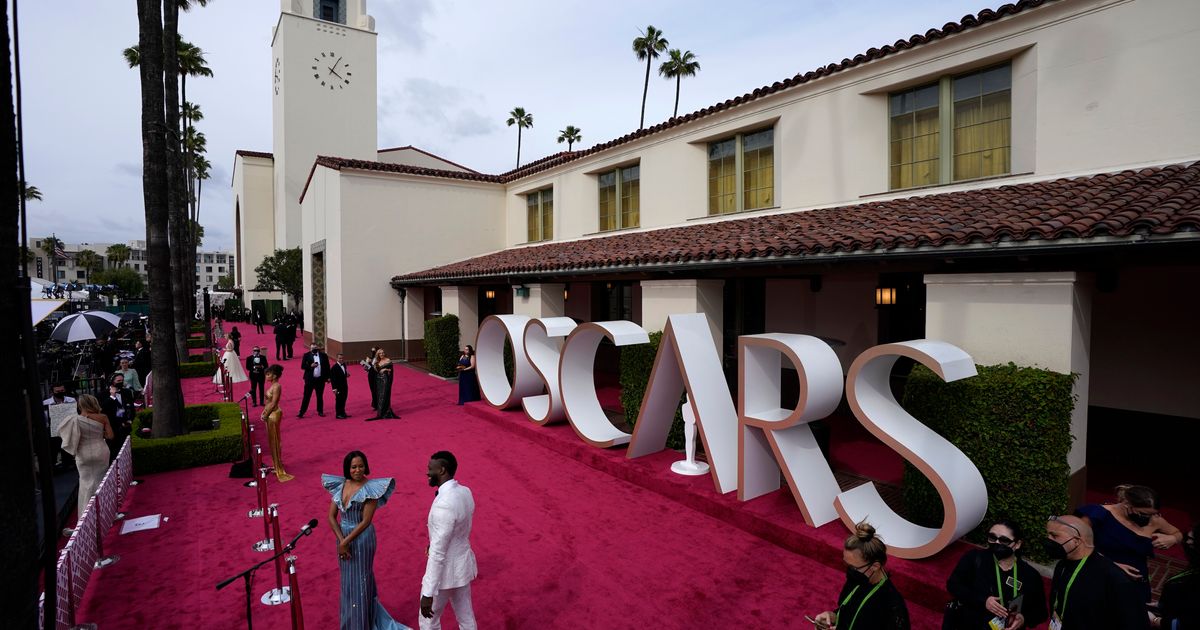 AP PHOTOS: Faces new and familiar at a most unusual Oscars | The ...