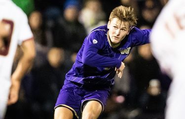 UW’s Dylan Teves tabbed as semifinalist for men’s top soccer player ...