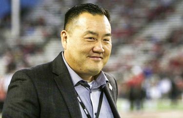 Report: Washington State extends contract of athletic director Pat Chun ...