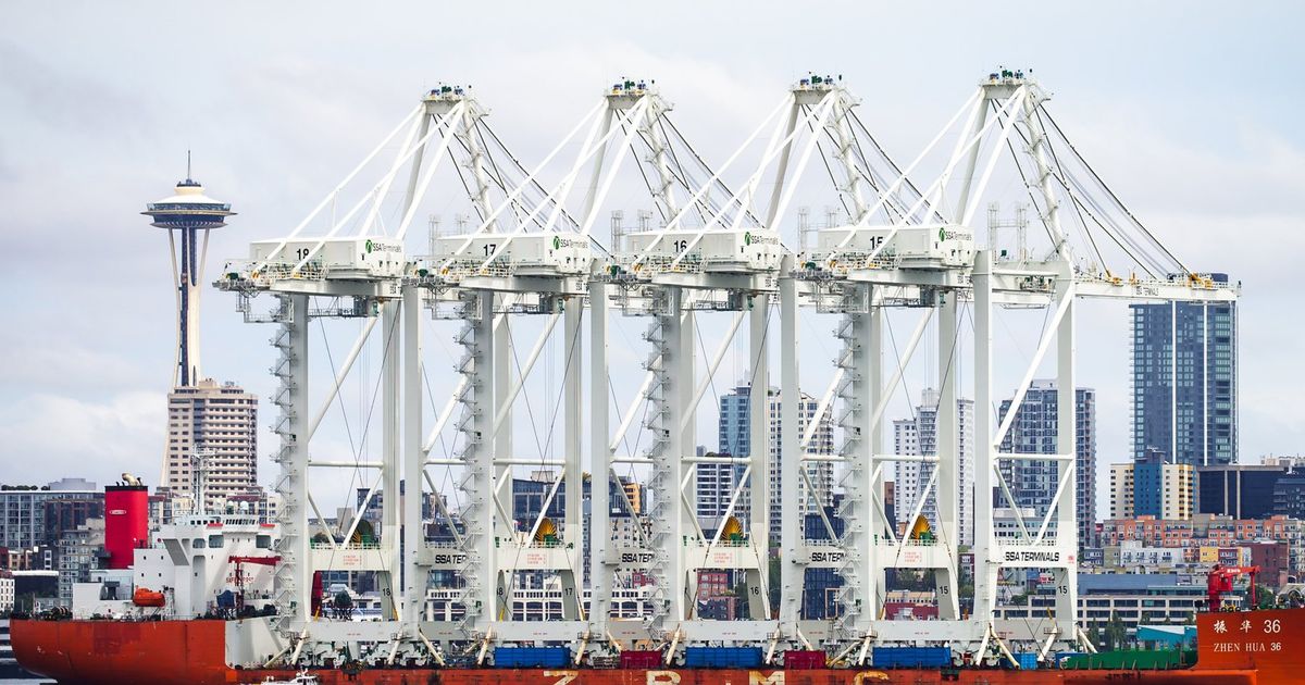 Giant cranes arrive to start work at Port of Seattle | The Seattle Times