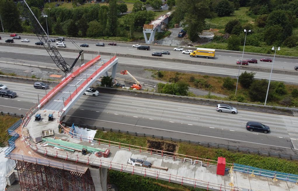 Northgate Light Rail Pedestrian Bridge | Shelly Lighting