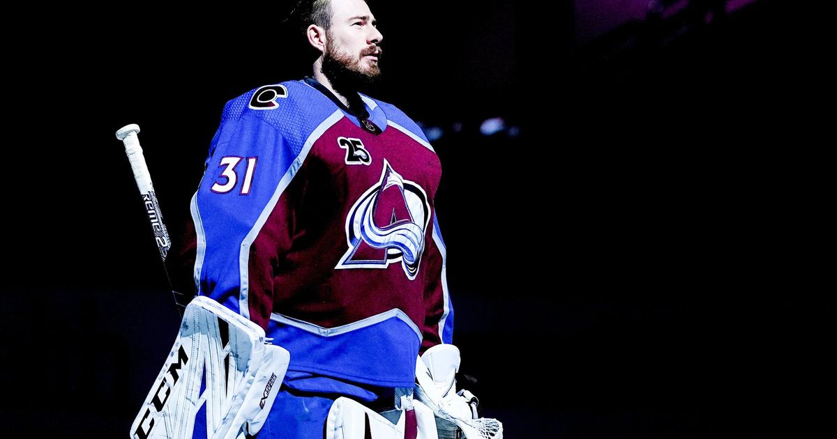 Goalie Philipp Grubauer prepares for a lighter workload and more ...