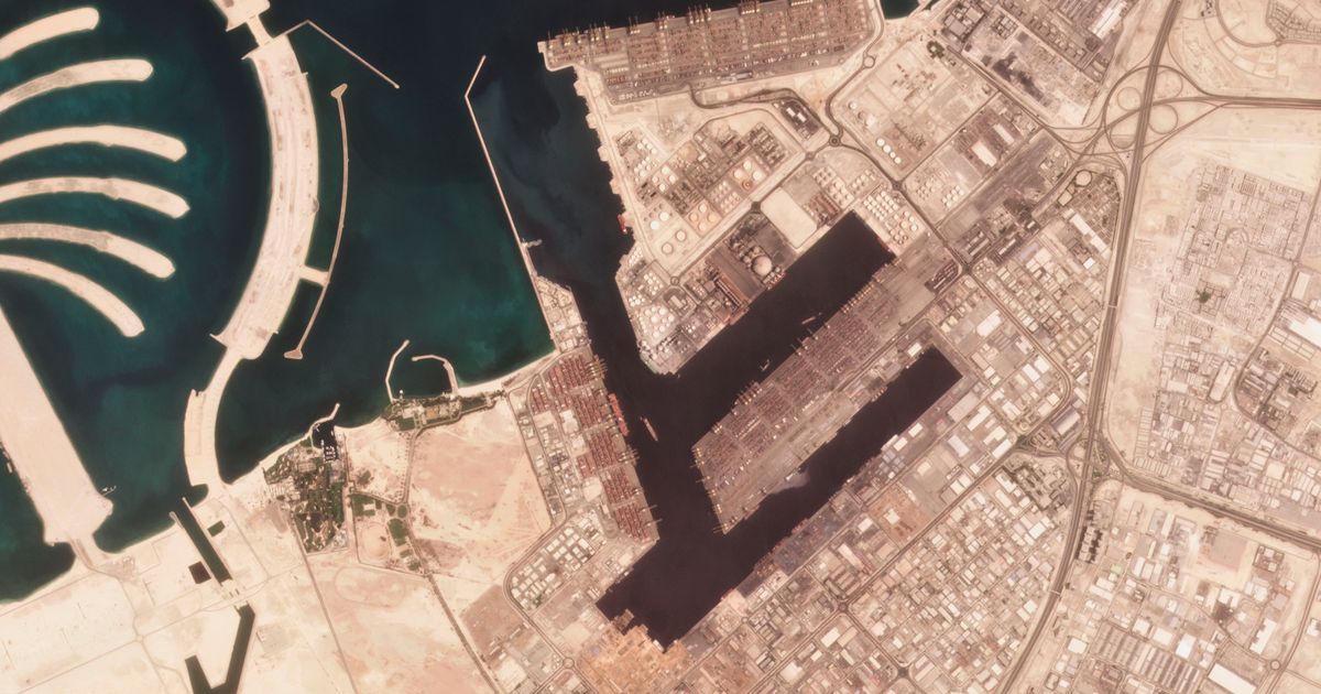 Fiery explosion erupts on ship at major global port in Dubai | The ...