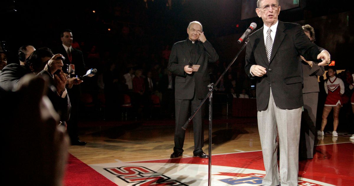 St John’s to unveil Carnesecca statue in arena bearing name | The ...