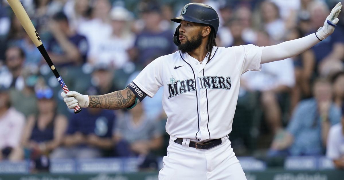 J.P. Crawford returns to Mariners lineup after a bout with food ...