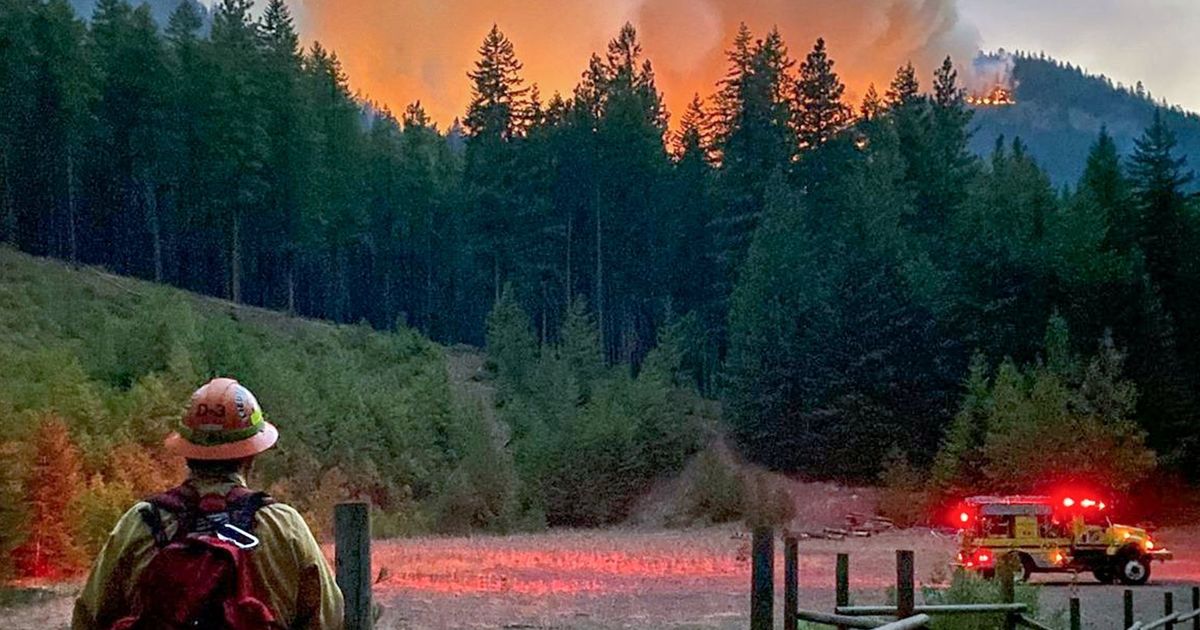 As wildfires overwhelm the West, officials try to predict their path ...