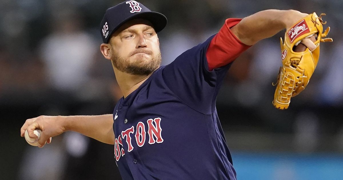 Mariners taking shot at another veteran reliever, sign Matt Andriese ...