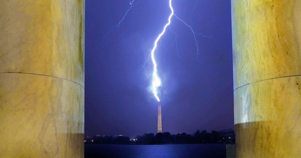 Washington Monument closed after lightning strike | The Seattle Times