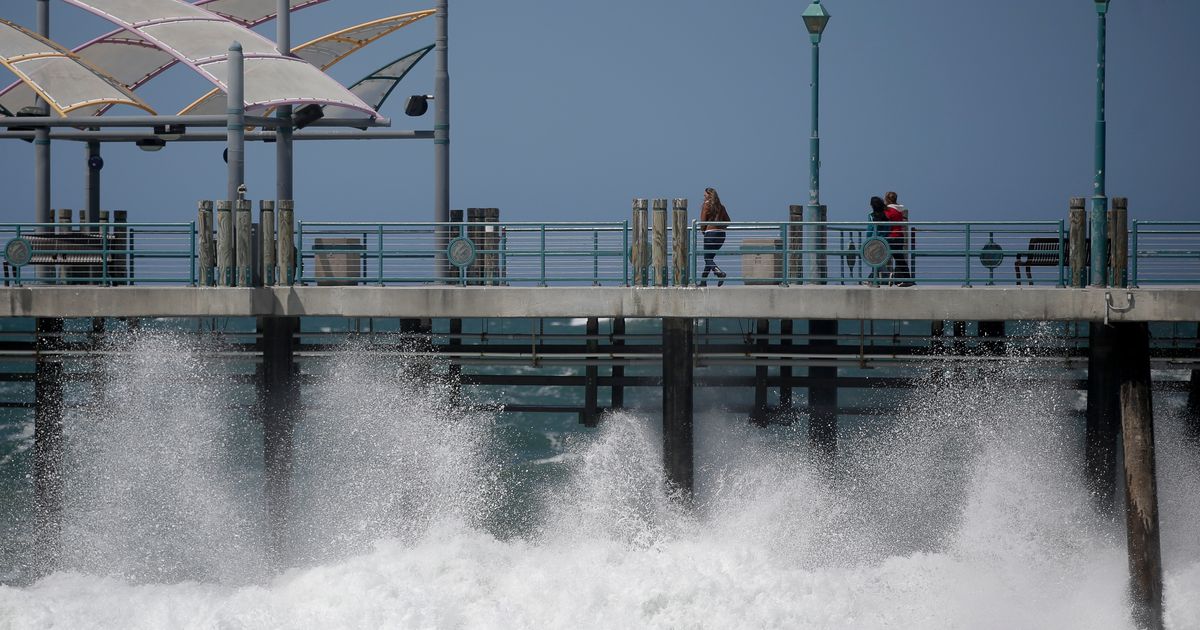 Shooter killed after wounding 2 at popular California pier | The ...
