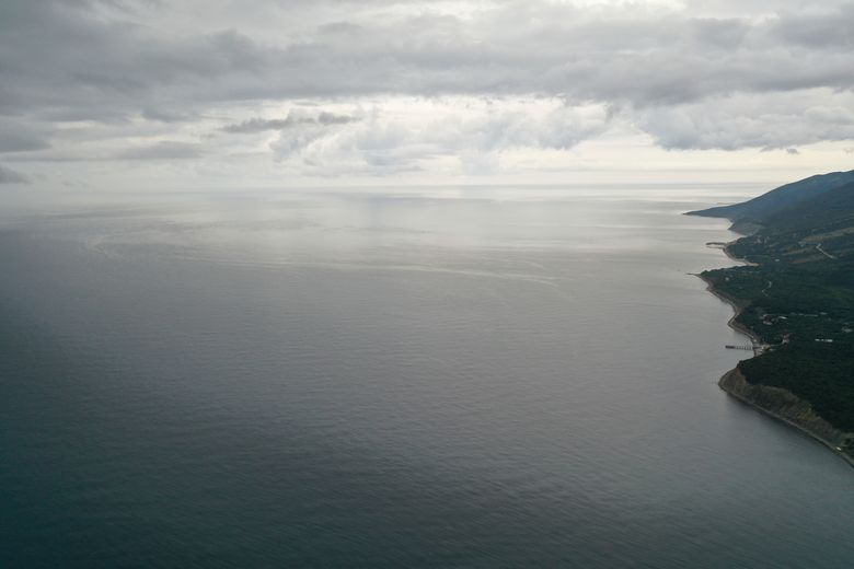 Russian investigators probe big Black Sea oil spill | The Seattle Times