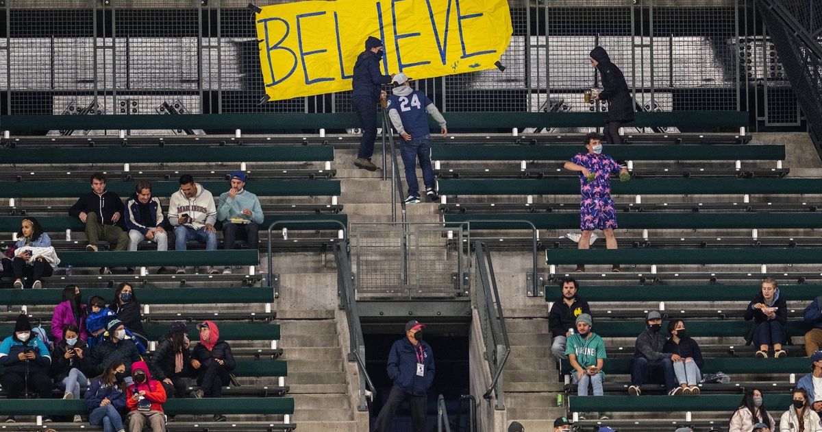 Photos: Mariners edge closer to wild card after win against Athletics ...