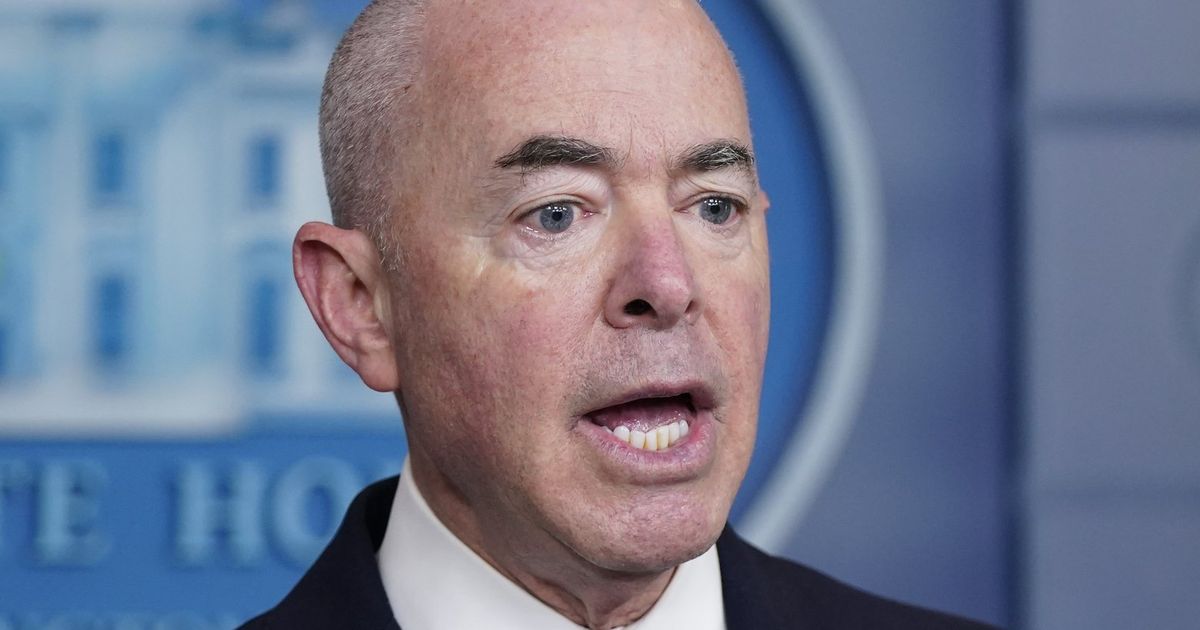 US Homeland Security secretary tests positive for COVID | The Seattle Times