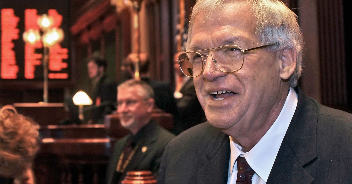 Judge: Hastert’s sexual abuse accuser to be named at trial | The ...