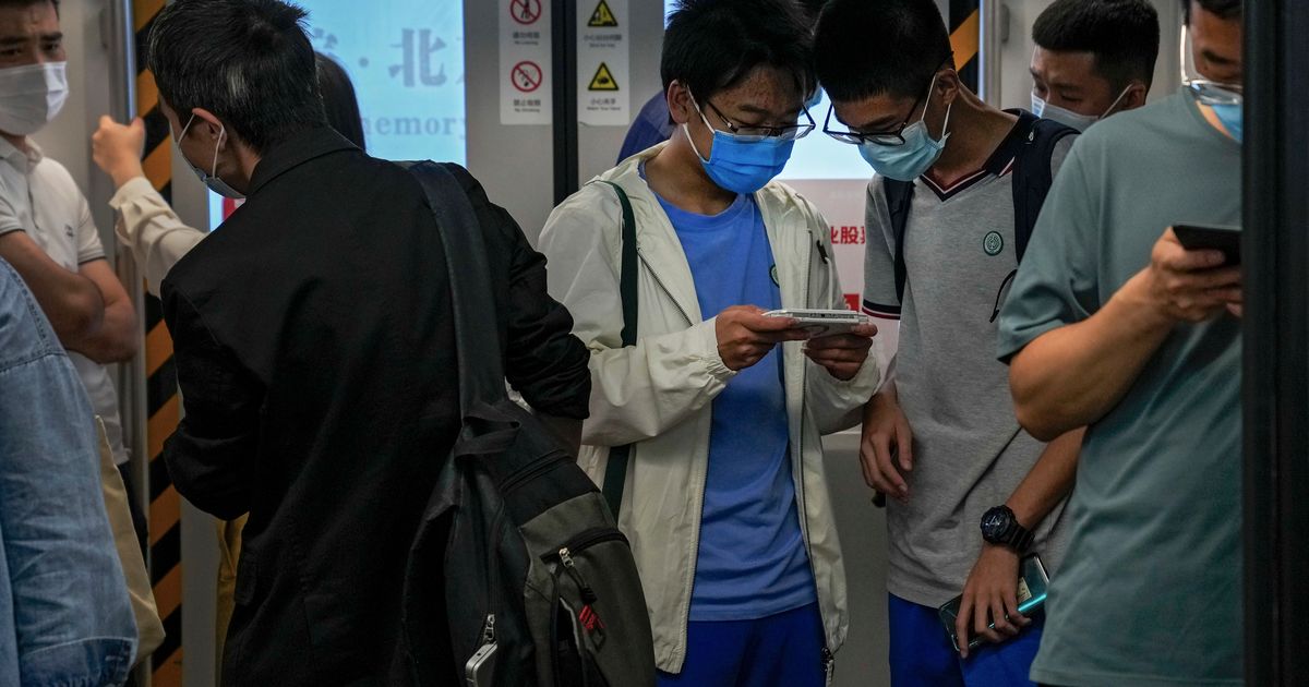 Parents in China laud rule limiting video game time for kids | The ...