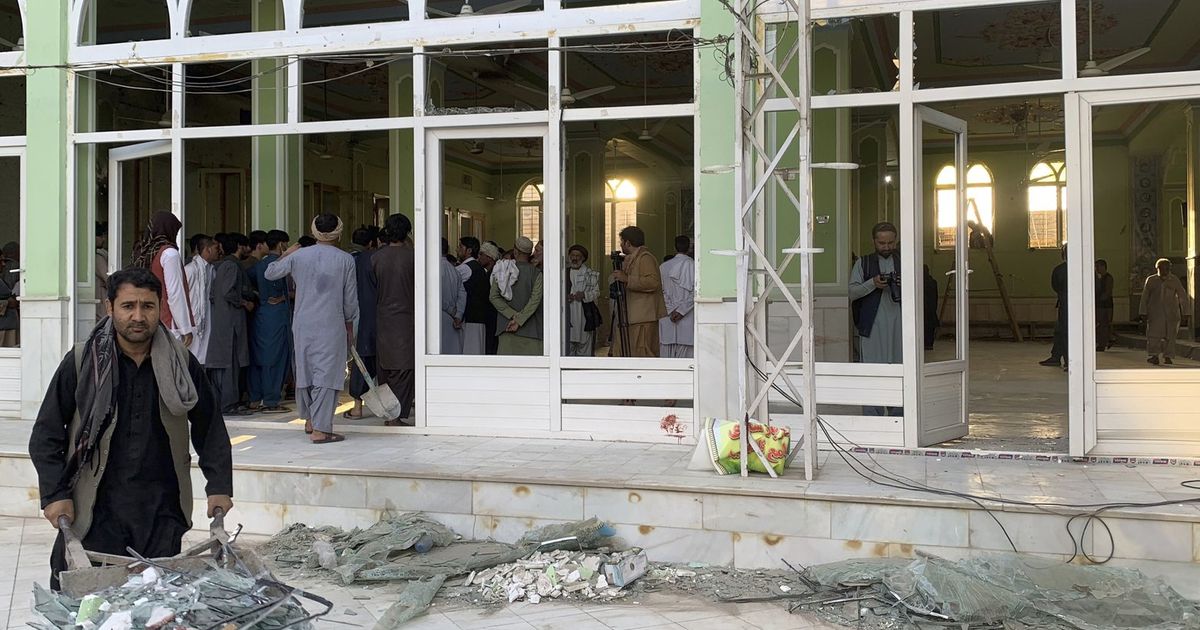 Suicide attack on Shiite mosque in Afghanistan kills 47 | The Seattle Times