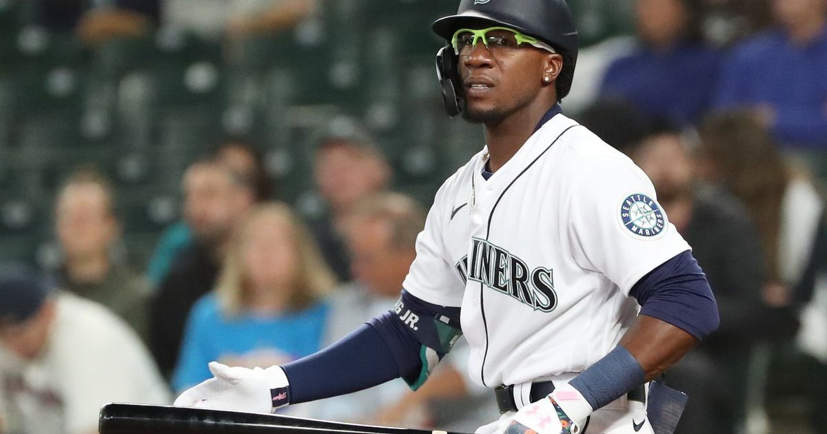 Shed Long Jr. among players removed from Mariners’ 40-man roster, agent ...