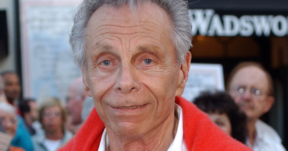 Mort Sahl, comedian who satirized politics, dies at 94 | The Seattle Times