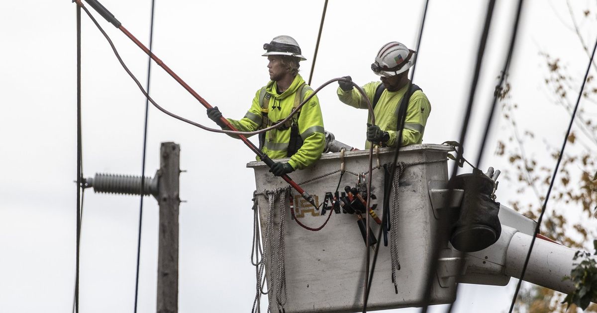 Weather updates: Storms, power outages continue Monday across Seattle ...