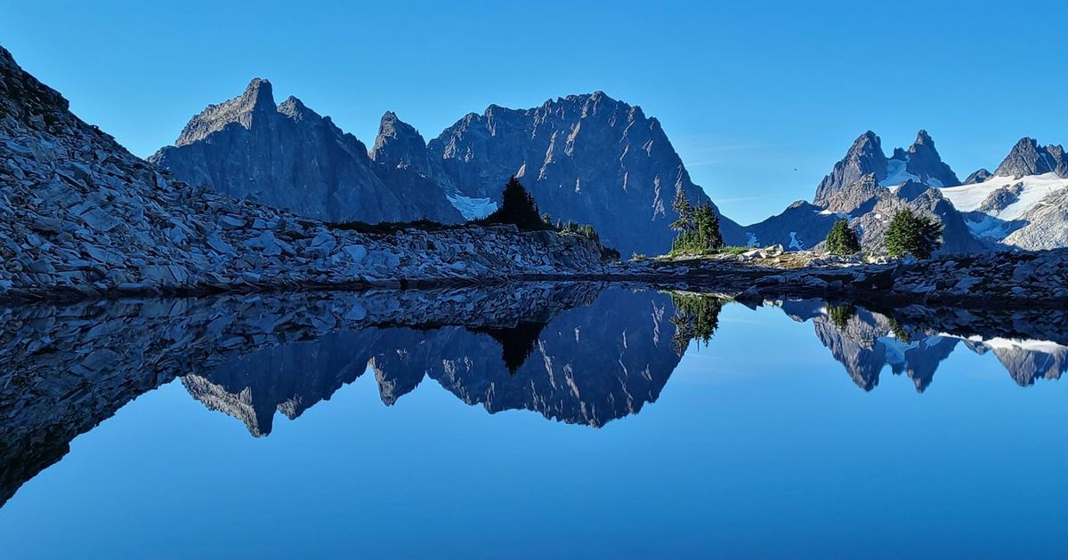 Tank Lakes in the Alpine Lakes Wilderness offers some glassy, glacial ...