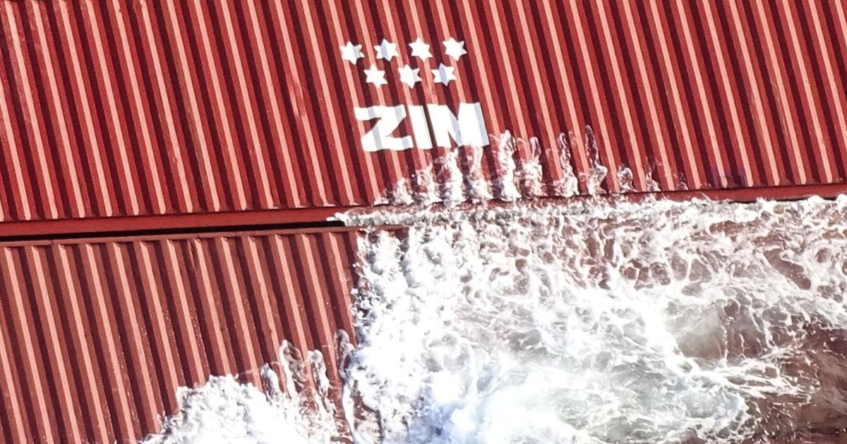 Fallen containers bobbing and drifting along Vancouver Island | The ...