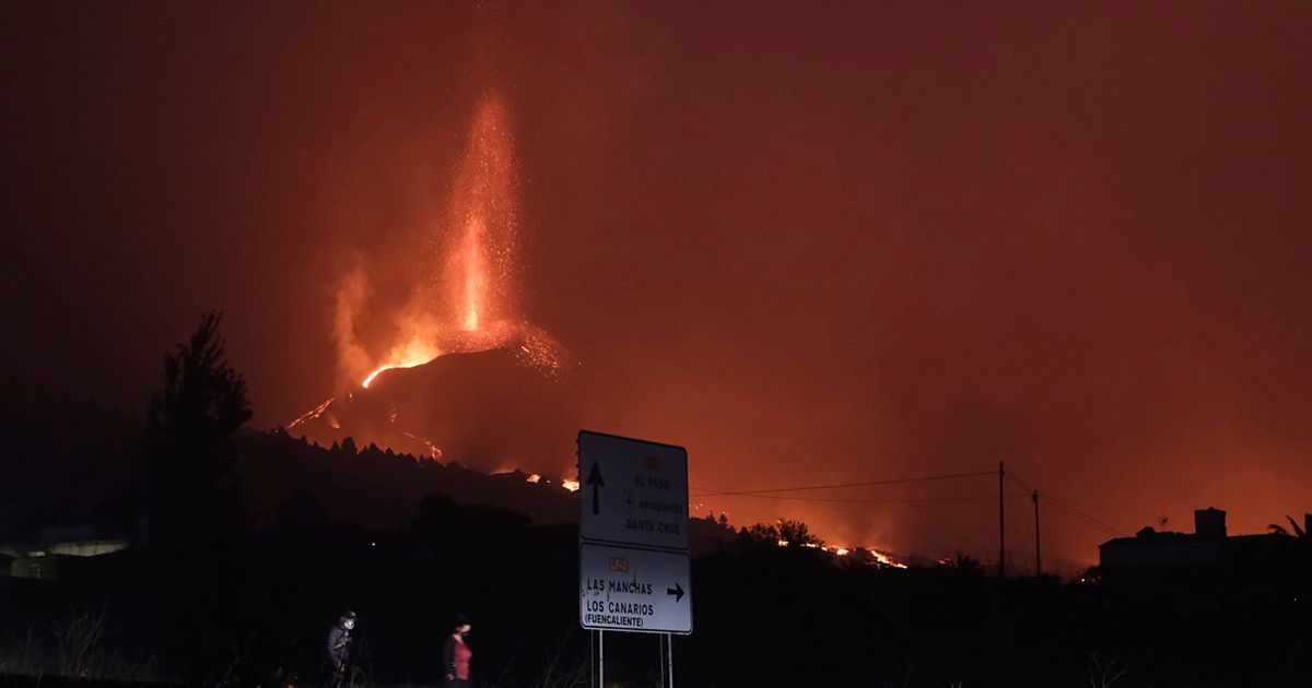 4 weeks on, no sign Spanish volcano eruption is close to end | The ...