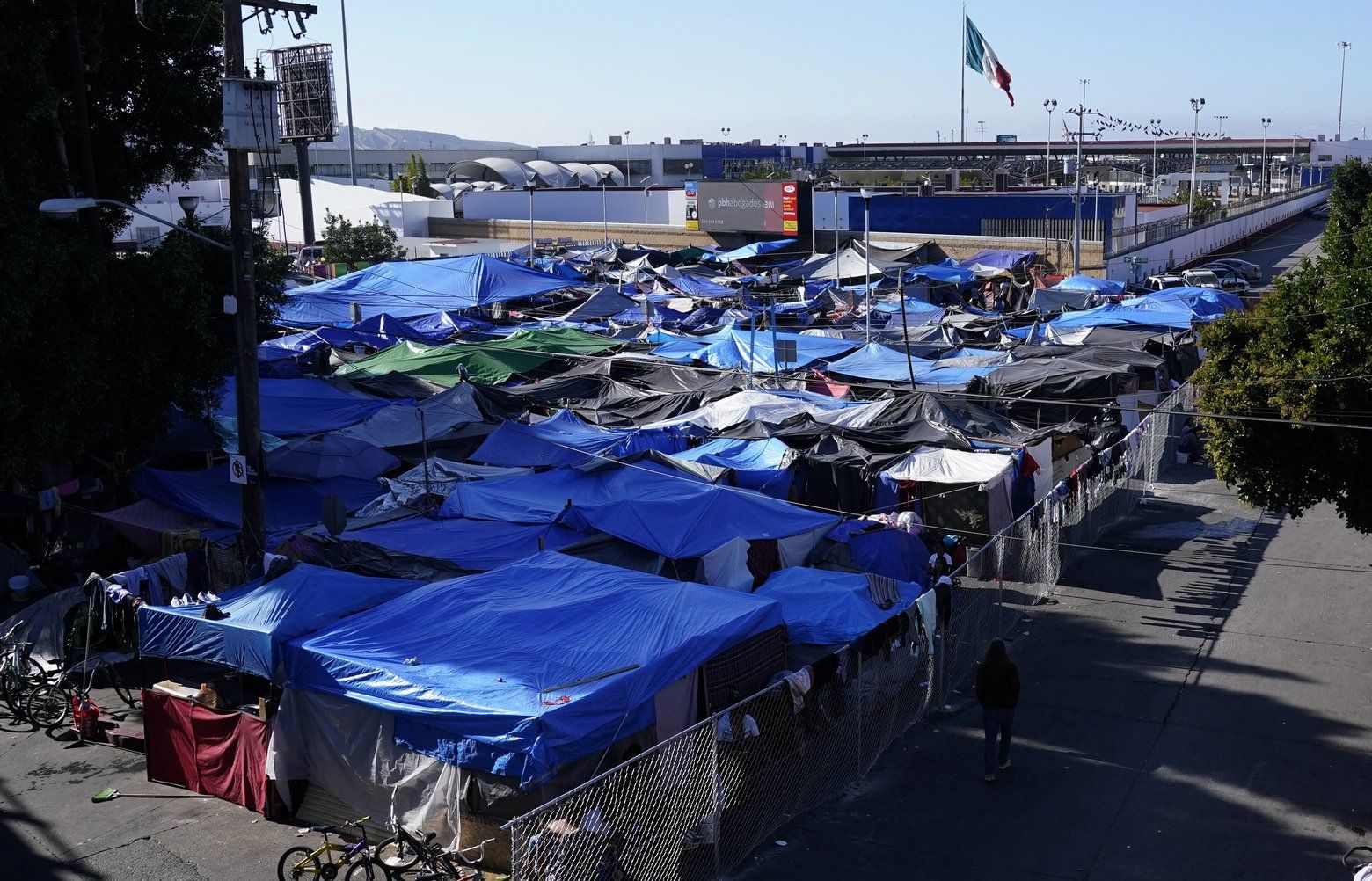 New migrant caravan sets off from southern Mexico border | The Seattle ...