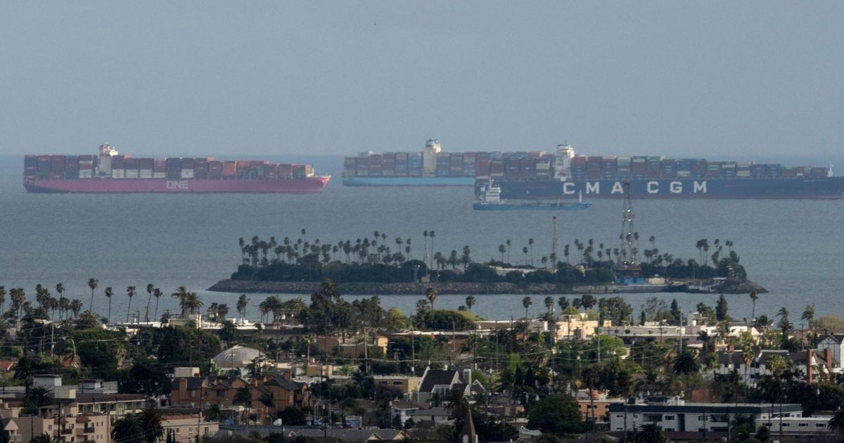 What it will take to make the world’s ships run on time | The Seattle Times